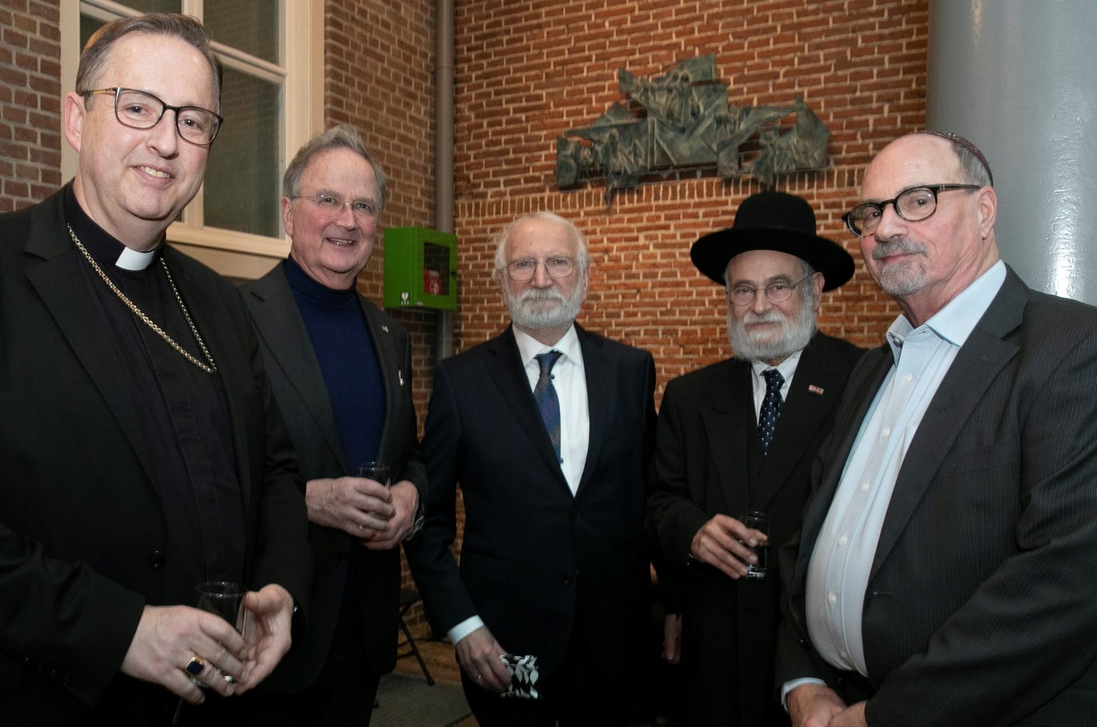 Rabbijn Awraham Soetendorp viert 80e verjaardag met boekpresentatie ...